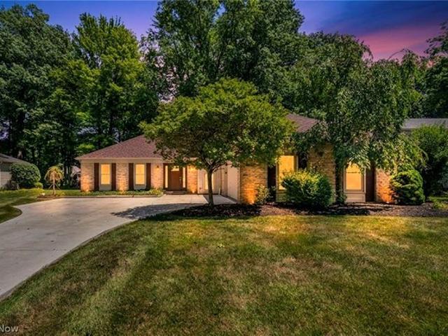 3159 Creekside Dr, Westlake, OH 44145