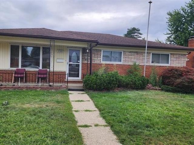 31505 Marilyn Dr, Warren, MI 48093