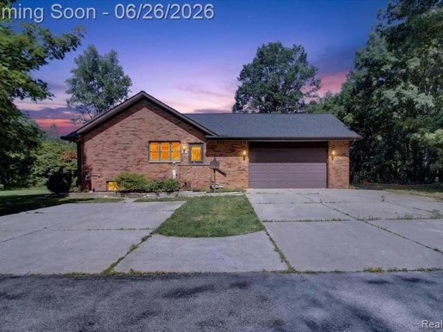 3150 N Otter Creek Rd, La Salle, MI 48161