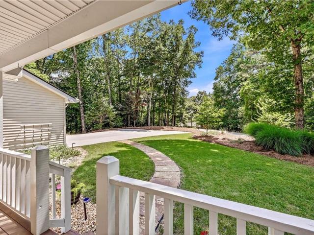 3150 Edgewater Dr, Gainesville, GA 30501 | MLS #7800