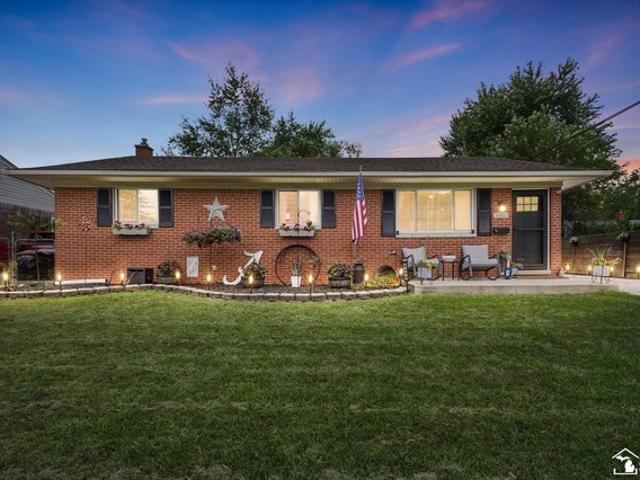 31510 Silver Creek Ln, Rockwood, MI 48173