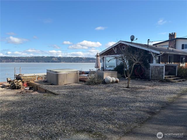 3151 Shoreline Drive