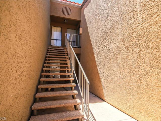 3151 soaring gulls drive 2186