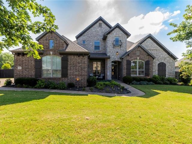 3152 N Warbler Dr, Fayetteville, AR 72704