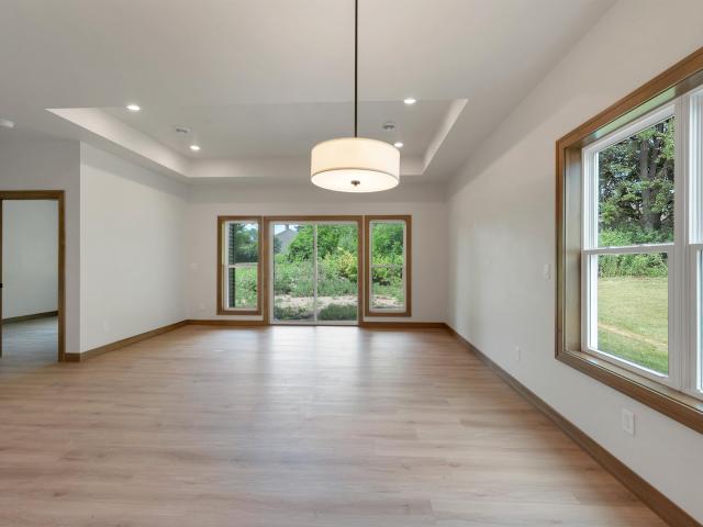 3152 east river drive
