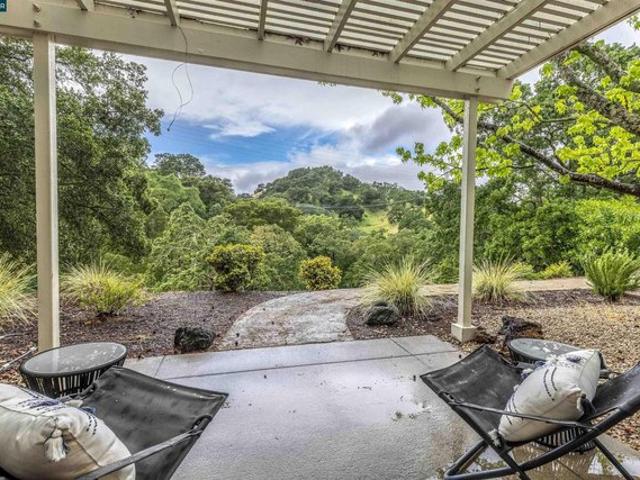 3152 Ptarmigan Dr Apt 2, Walnut Creek, CA 94595