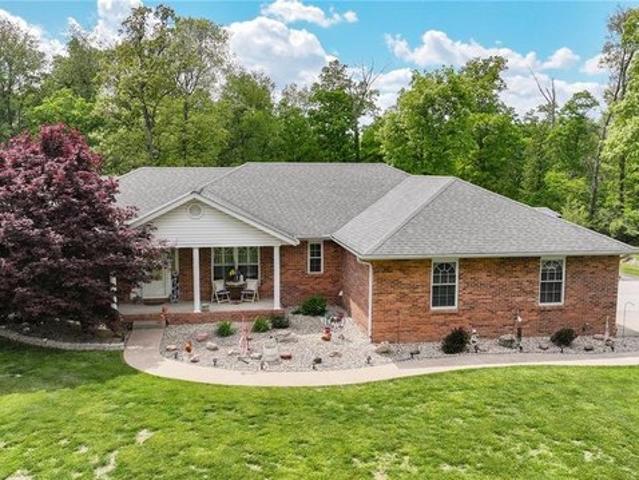 31531 Oaktrail Dr, Brighton, IL 62012