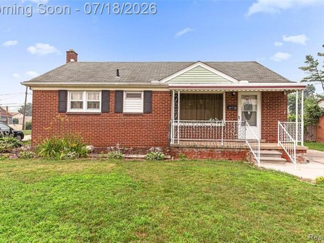 31535 Rush St, Garden City, MI 48135