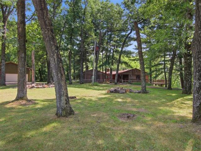 3153 Deerfield Rd, Eau Claire, WI 54701