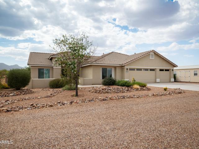 3153 e mohawk court