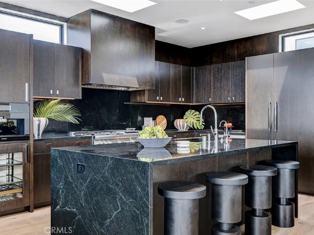 315 25th St, Manhattan Beach, CA 90266 | MLS #SB26081