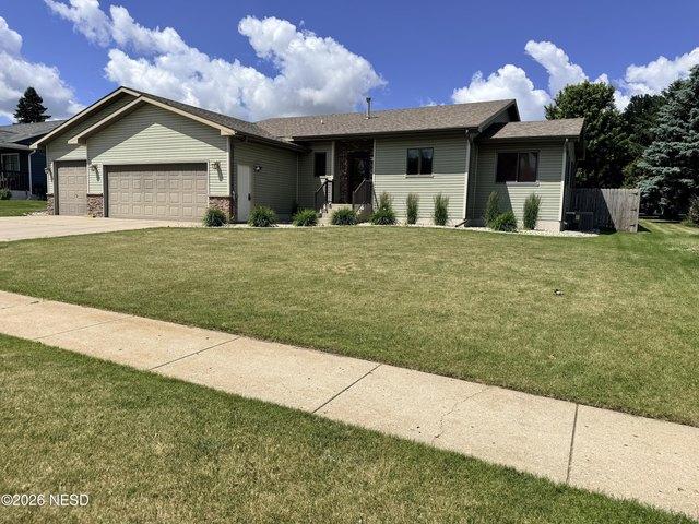 315 27th St NW, Watertown, SD 57201