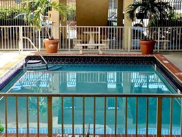 315 69th St #110, Miami Beach, FL 33141