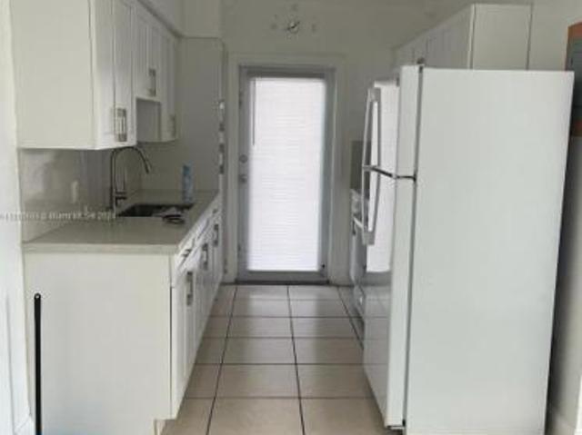315 69th St #212, Miami Beach, FL 33141