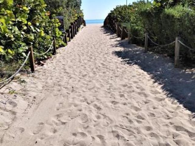 315 83rd St #10A, Miami Beach, FL 33141