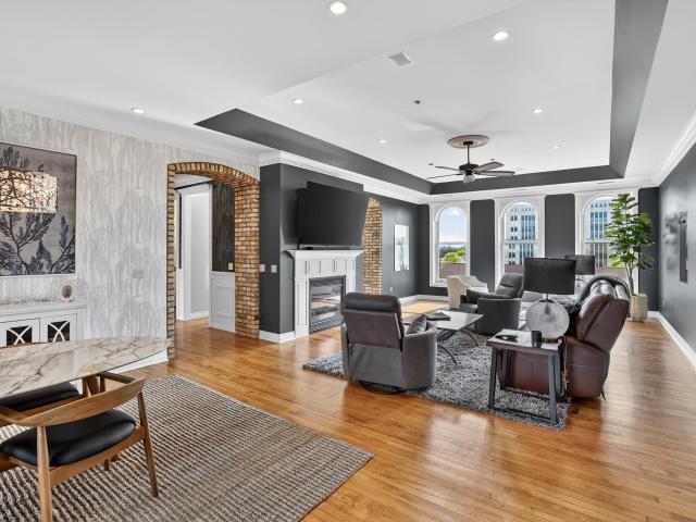 315 Center #404 Avenue