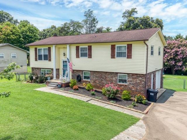 315 Arbor Dr, Maryville, TN 37804