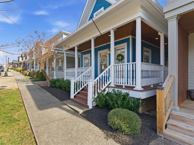 315 Augusta Ave