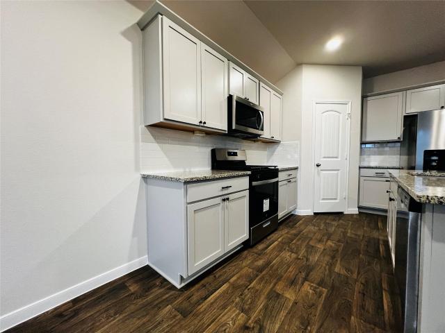 315 Darwin Pl