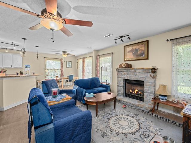 315 E Lotte Street