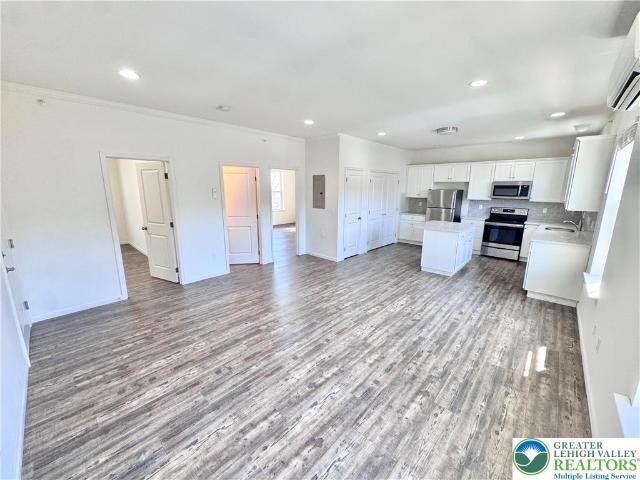 315 E Stone Alley #3