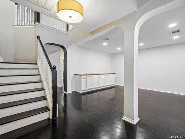 315 Hollow Grove