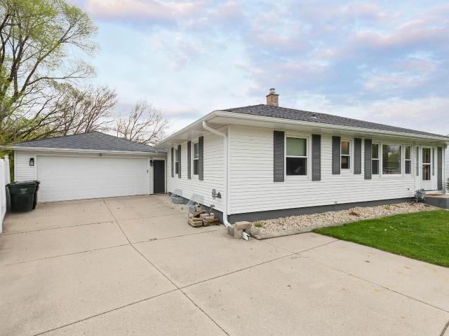 315 Hillcrest Dr