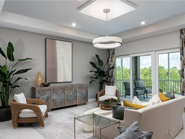 315 Indies Dr W Unit 202, Naples, FL 34114