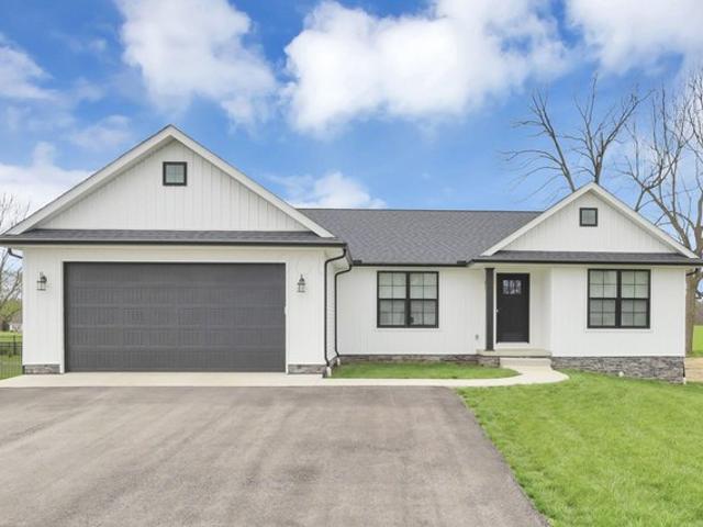 315 Oak St, Centerburg, OH 43011
