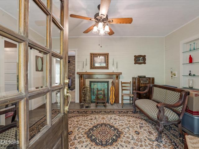315 Laurel Hollow Rd