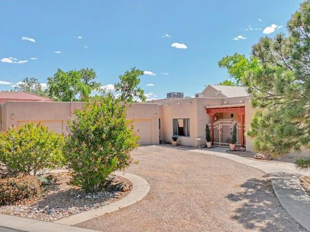 315 Laguna Seca Ln NW, Albuquerque, NM 87104