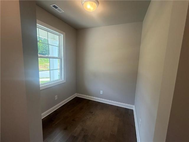 315 Lakeside Court