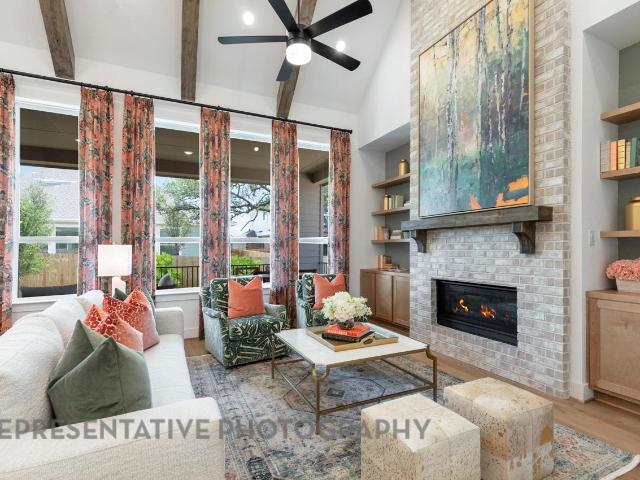 315 Leaning Rock Rdg