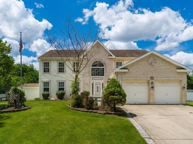 315 Mackenzie Dr, Pickerington, OH 43147