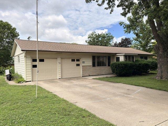 315 Mecherle Dr, Bloomington, IL 61701
