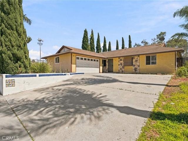 315 Michele Dr, Vista, CA 92084