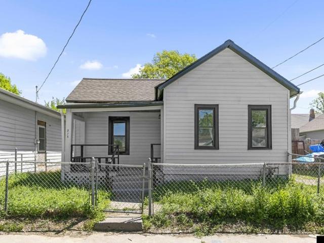 315 N 9th St, Council Bluffs, IA 51503