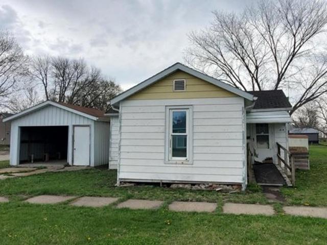 315 N Butler St, Corydon, IA 50060