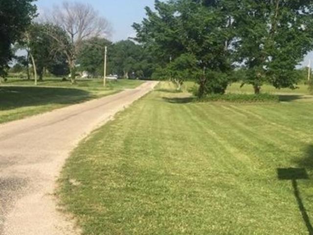 315 N Commercial St, Kincaid, KS 66039