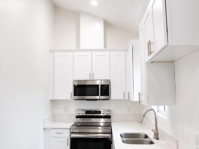 315 N H Street #2