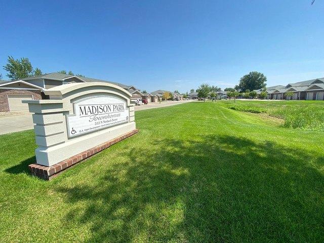 315 N Norbeck St, Vermillion, SD 57069