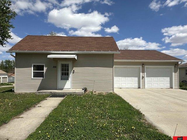 315 N Osborn St, Oakland, NE 68045