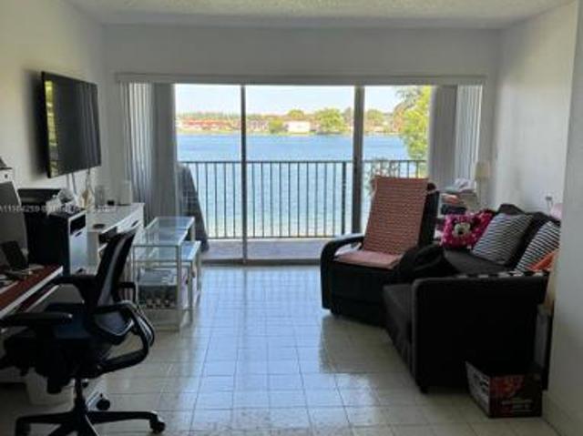 315 NW 109th Ave #209, Miami, FL 33172