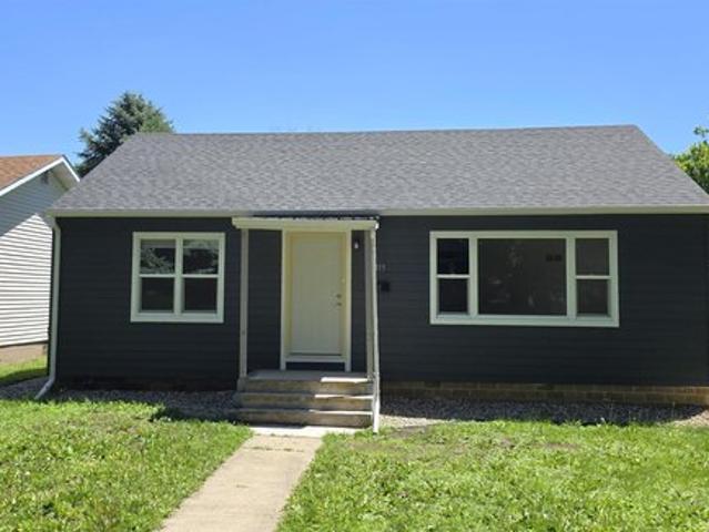 315 S Clark St, Paullina, IA 51046