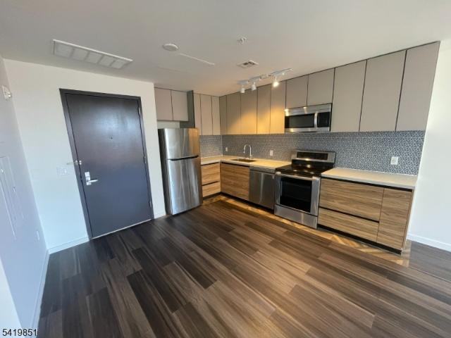 315 S Harrison St # 503