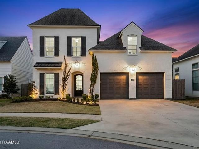 315 San Marcos Dr, Youngsville, LA 70592
