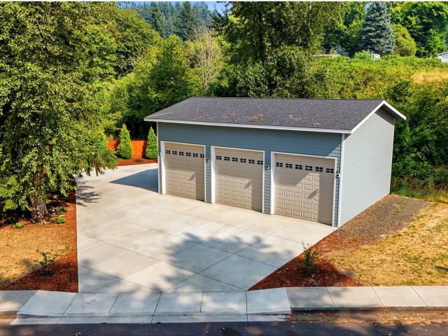 315 santiam pointe loop