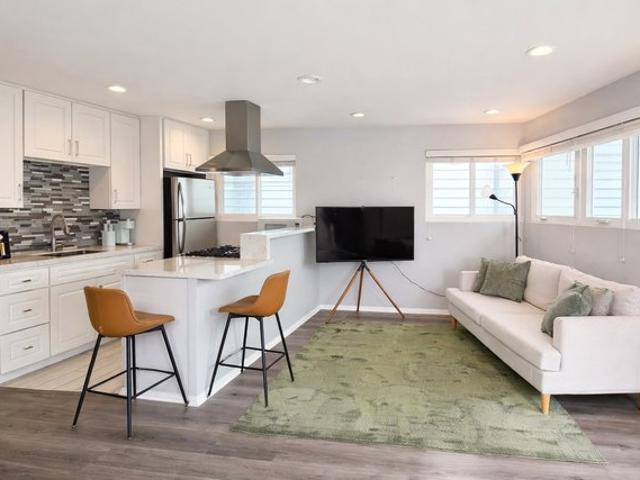 315 Sapphire Ave, Newport Beach, CA 92662
