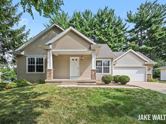 315 Sib Rumery St, Wayland, MI 49348