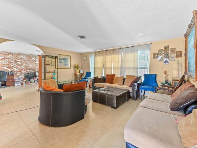 315 SW 12th Ave, Boynton Beach, FL 33435 | MLS #A12055